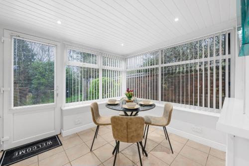 Modern Bolton Retreat 2 Bedrooms & Sleeps 4 - Bolton