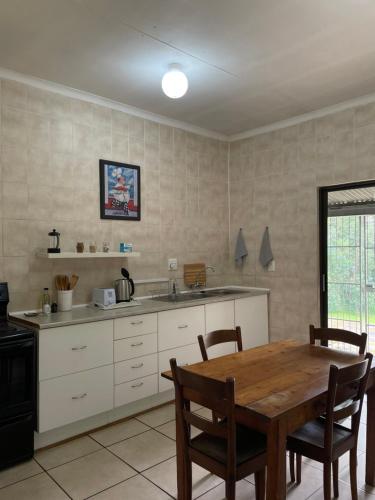 Four Seasons Self-catering Guest House - Graskop