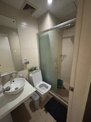 A Stay Place In Malate With Free Swimming Pool Access - Manila