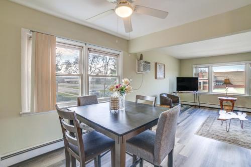 Cozy Couples Escape In Homewood: Pets Welcome! - Homewood, IL