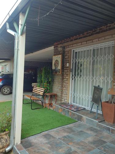 Veronica's Closet - Magaliesburg