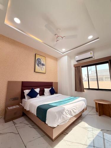 Hotel Rose Prime - Anand