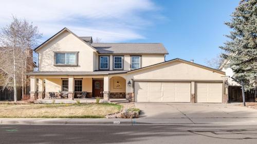 Spacious Country Club Golf Course Retreat - Broomfield