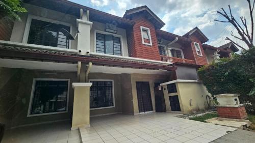 The Tropics Homestay 2 - Serdang