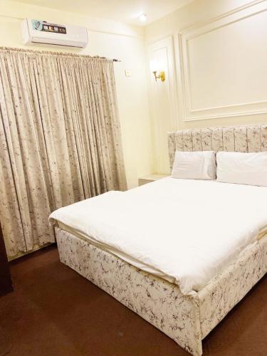 White Rose Bnb Guest House - Karachi