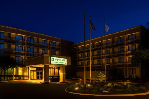 Baymont By Wyndham Schaumburg Chicago Northwest - Arlington Heights, IL