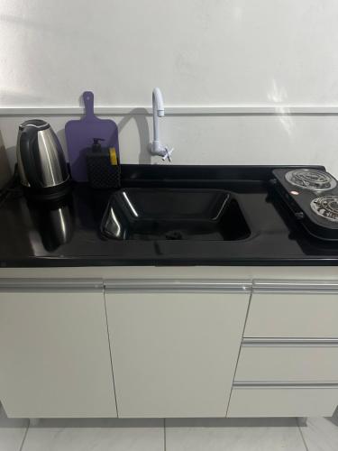 Novo, Apto Completo Com Cozinha, Banheiro Privativo, Internet Rapida E Estacionamento - Paranaguá
