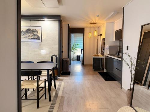 Hue Stay 4 Queen Beds 2 Bath 8pax Near Kspo Dome - Seúl
