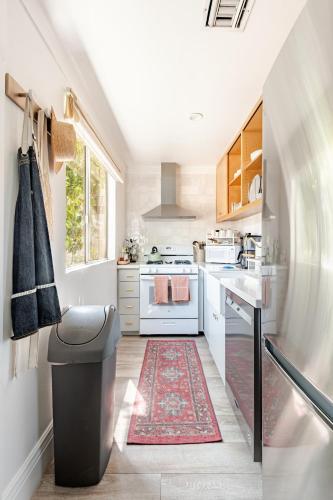 A Chic Historic Home Near Restaurants And Hiking - El Monte, CA