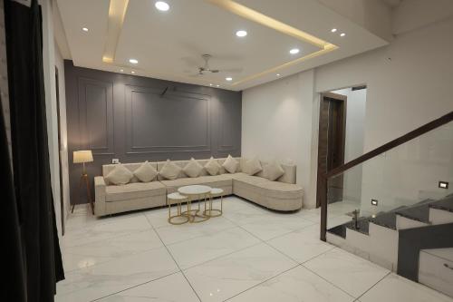 Luxury 3bhk Villa With Bathtub And Penthouse - Indore