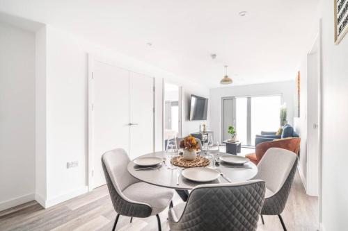 Luxurious Spacious 2 Bed Apartment Manchester - Piccadilly Station - Manchester