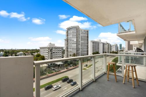 Steps From The Beach - Prime Miami Beach Condo - Miami Beach, FL