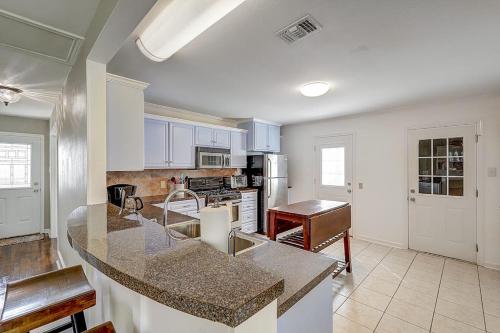 Wharf Cottage - Rockport, TX