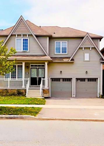 Lola's Place Luxury 4br With 4beds, Sleeps 8, 3200 Sf, 15 Minutes Away From Niagara Falls - Welland