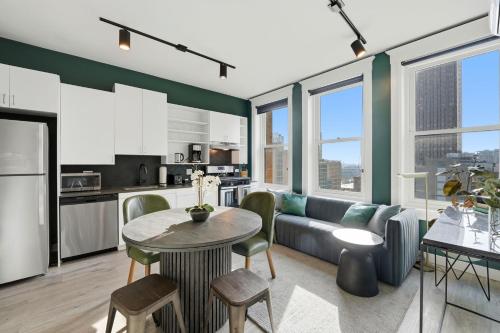 The Plymouth Chicago 3bd - Chicago, IL