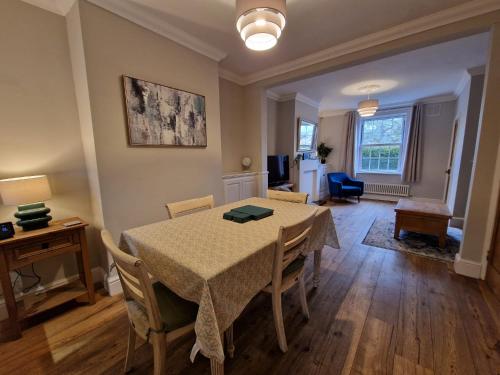2 Bedroom Home Full Of Character - Nantwich