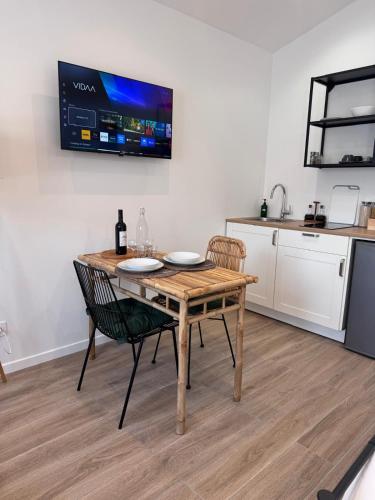 Le Jardin D'eden Bambou- Tramway A 1 Min Hopitaux Est-eurexpo -Groupama Stadium-parking Gratuit-clim - ibis Lyon Est Bron
