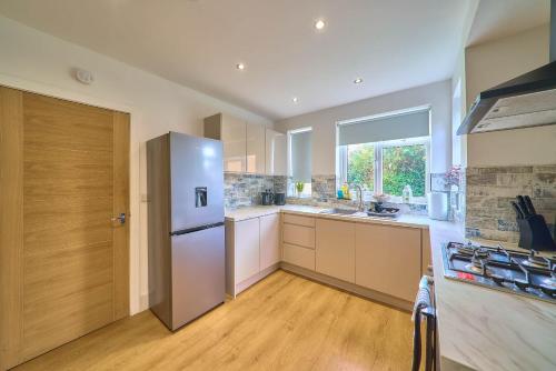 Contractor Base 4br Fast Wifi Parking High Wycombe - High Wycombe