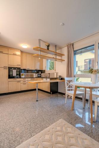 Copper Suite · Seebach - Zürich