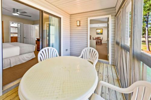 Luxury Condo With Golf Course Views Pools & Resort Access - New Bern, NC