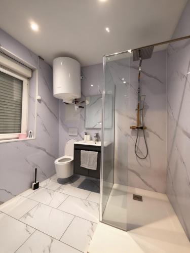 Deluxe Renovated Apartment, Comfort & Style In Mulhouse City Center - Mulhouse