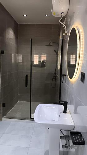 Cosmo Haven Suites - Self Contained Apartment - Ibadan