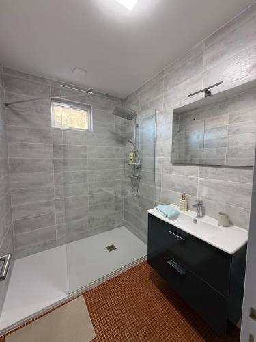 Pepite Centrale 3 Chambres 2 Salles De Bain Clim - Vierzon