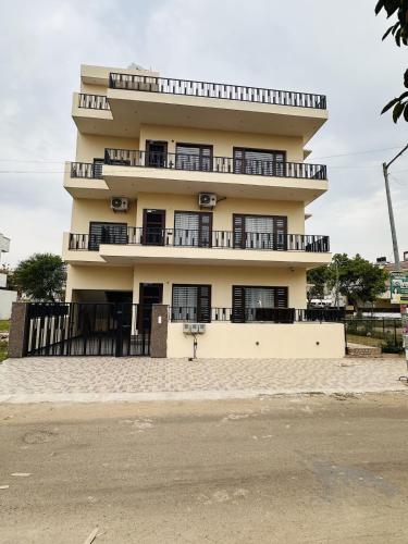 Comfort Cove - Chandigarh