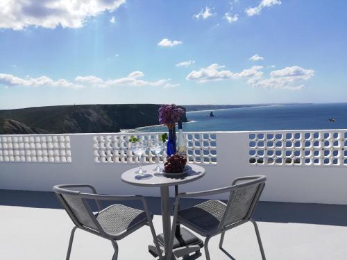 The Cliff House With Terrace And Ocean View - Aljezur