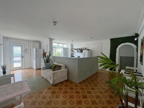 Suite Com Varanda Privada A 160 Mts Da Praia 4 - Barra, Brasil
