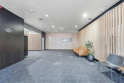 King Room With Balcony Views - Hobart