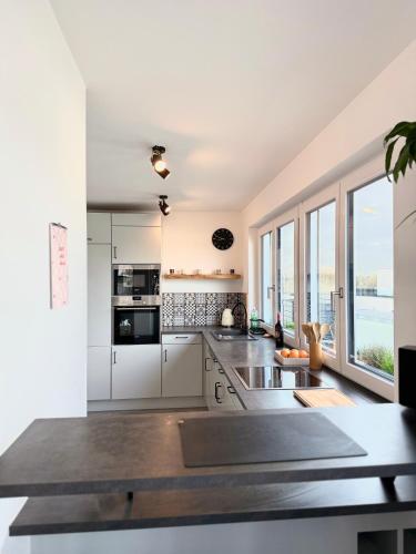 Exklusive Penthouse Wohnung - Xxl Terrasse - Parkplatz In Neu-ulm - Neu-Ulm