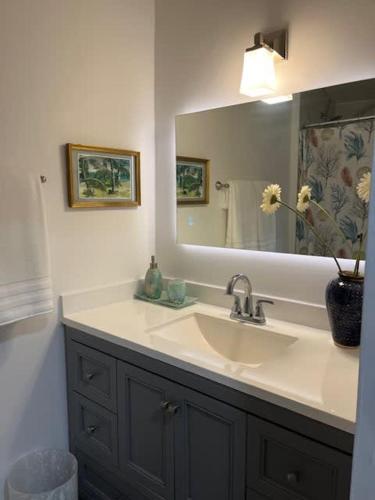 Biscayne Park Guest House - Miramar, FL