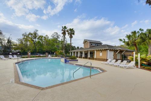 3 Mi To Fsu! Townhome W/ Pool Access - タラハシー, FL