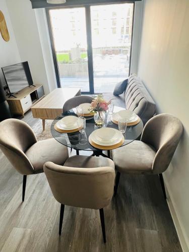 Luxury 1 Bedroom Apartment, Salford, Manchester - Manchester
