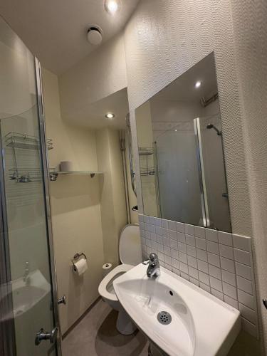 Cozy Apartment Right In The Center - Linköping
