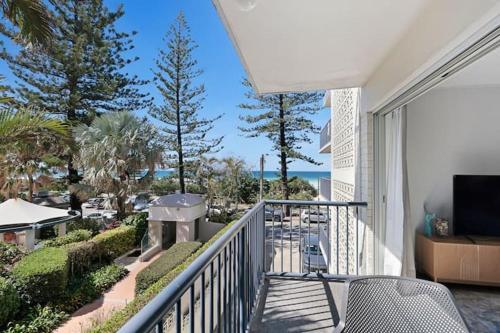 Beachfront 2b Home - Parking - Wifi - Broadbeach