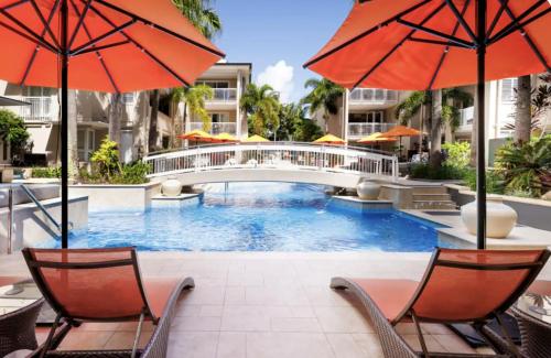 Lush Hastings Street Beach Abode - Noosa Heads