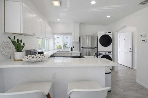 Newly Redone Bayview Apt Steps To Bay & Boardwalk - Skytower, San Diego