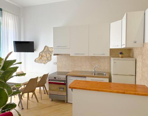 Artemisia Apartment - Elegant Spacious Flat In Nettuno City Center, Just Steps From The Sea, Beaches - Nettuno