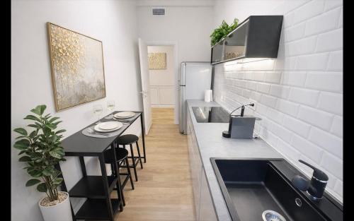 Luxury Apartment In Old Town, Piazza Cavalli, 2 Bedrooms - Piacenza