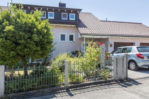Haus Unterseeblick - Rosengarten - Gaienhofen