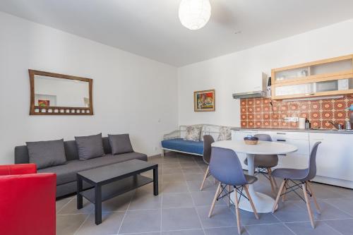 Vaste Appart De 44 M Centre - N2 - Charleval
