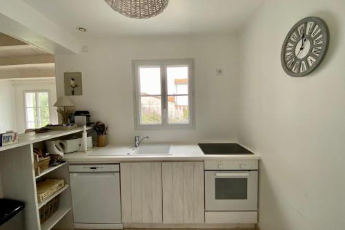 Spacious House Close To The Beach With Terrace - La Couarde-sur-Mer