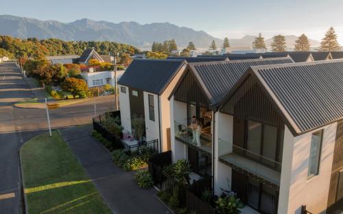 Beach Nearby | Balcony | Stroll To Town – Kk77018 - Kaikoura