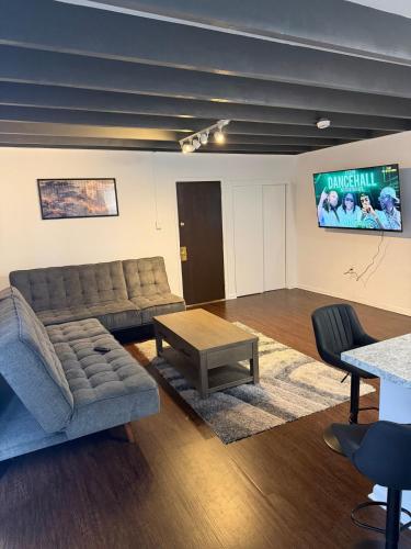 The Hideway Modern Stay, Glenolden, Pa - Chester, PA