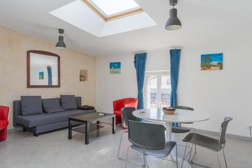 Vaste Appart De 45 M2 Climatise -N4 - Charleval