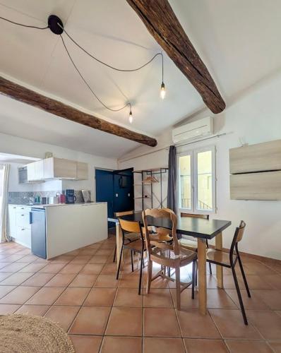 Grand Studio, Coin Nuit & Terrasse, Plein Centre - Aix-en-Provence