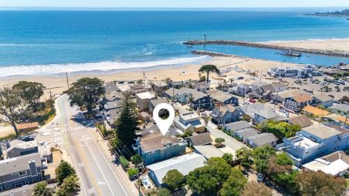 Twin Lakes Beach House - Santa Cruz, CA