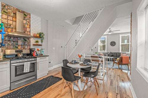 Pet Friendly- Big- King Bed A Location - Philadelphia, PA